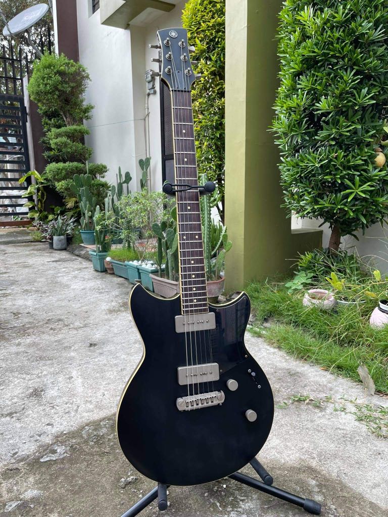 Yamaha Revstar RS502 "SHOP BLACK" Electric Guitar, Hobbies & Toys ...