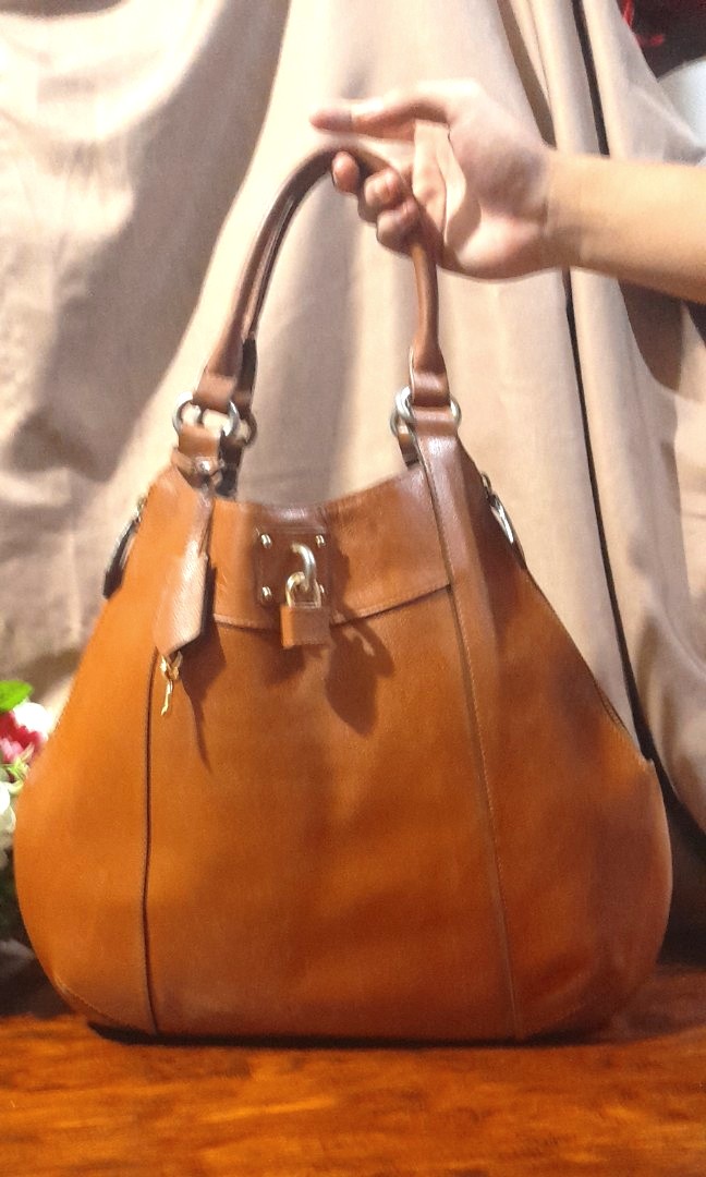 Japan HAMANO Pear Bag, Women's Fashion, Bags & Wallets, Shoulder Bags ...