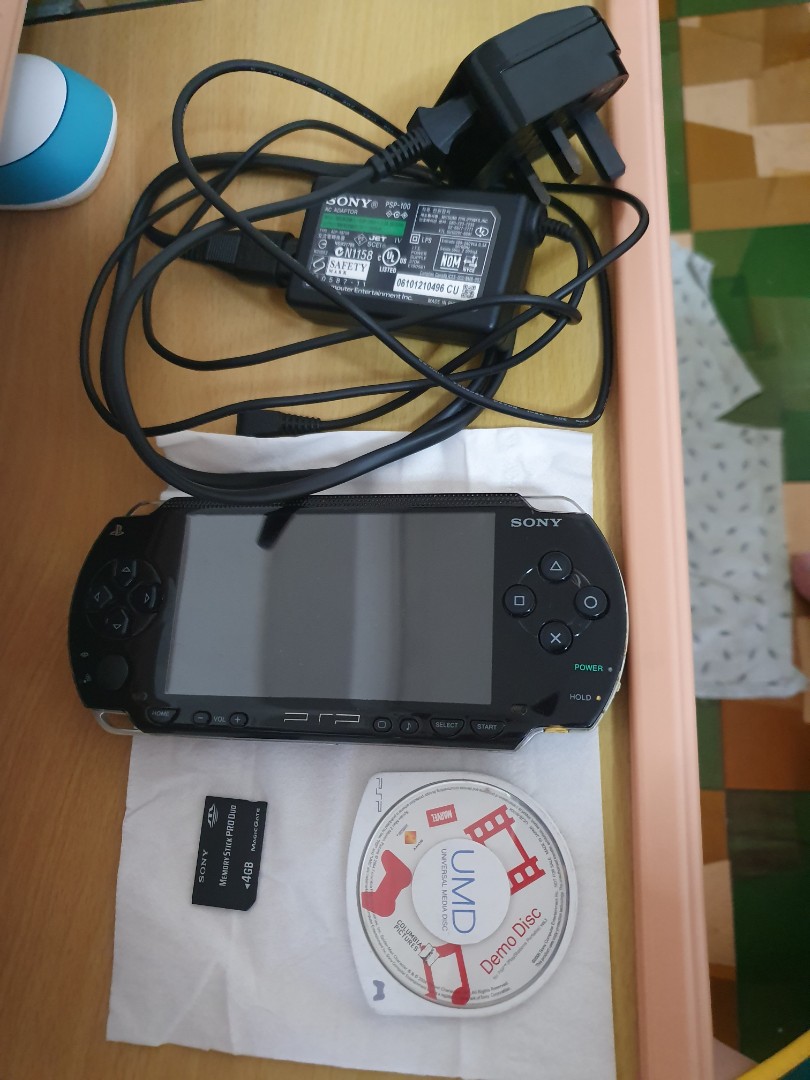PSP 1000 fat, Video Gaming, Video Game Consoles, PlayStation on Carousell
