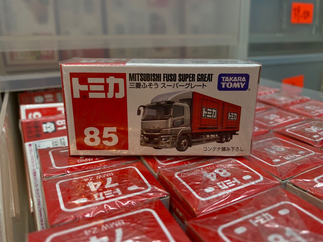 Tomica 車仔 85 Mitsubishi Fuso Super Great, 興趣及遊戲, 玩具 & 遊戲類 - Carousell