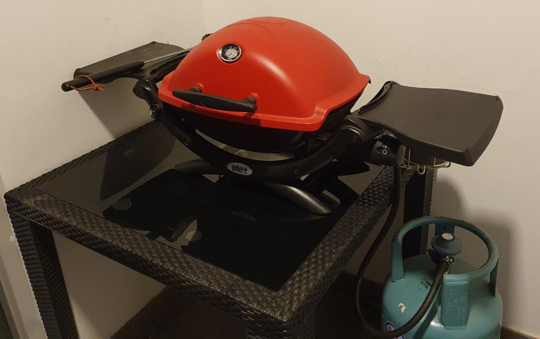 Weber Q1250 BBQ Grill + Gas Tank, TV & Home Appliances, Kitchen ...