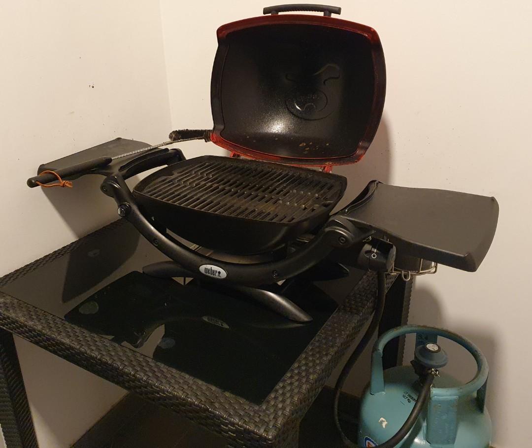 Weber Q1250 BBQ Grill + Gas Tank, TV & Home Appliances, Kitchen ...