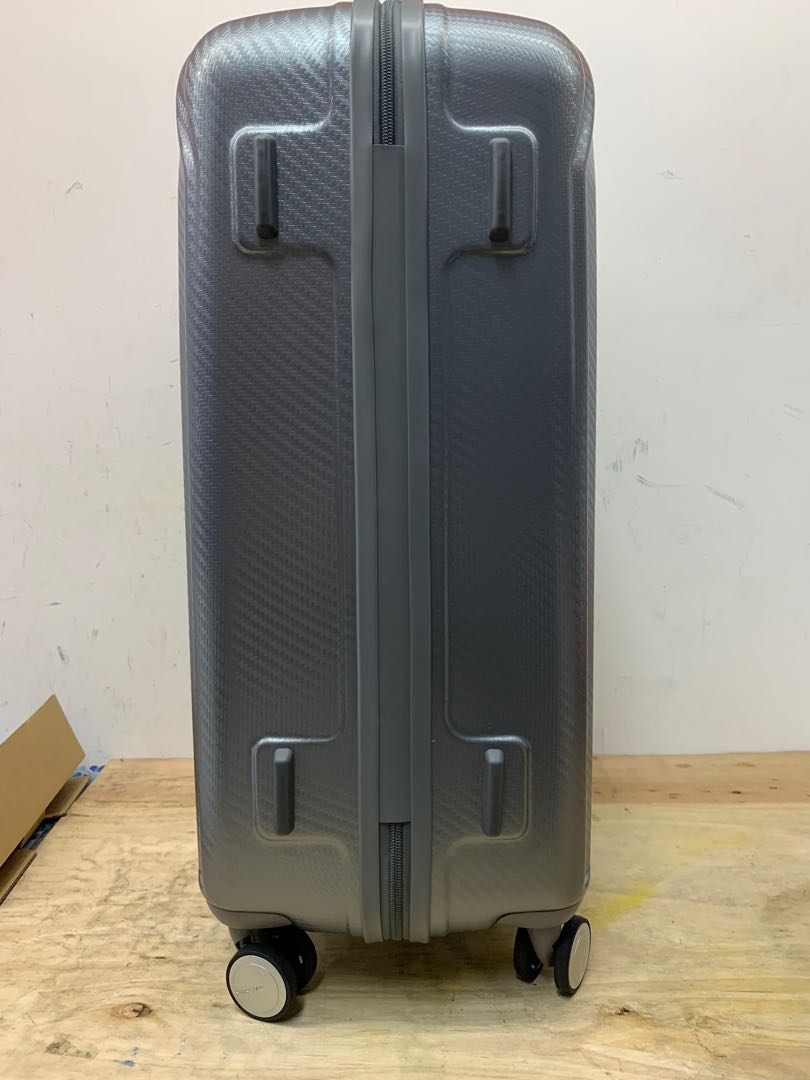 Carson Spinner (68cm), Hobbies & Toys, Travel, Luggage on Carousell
