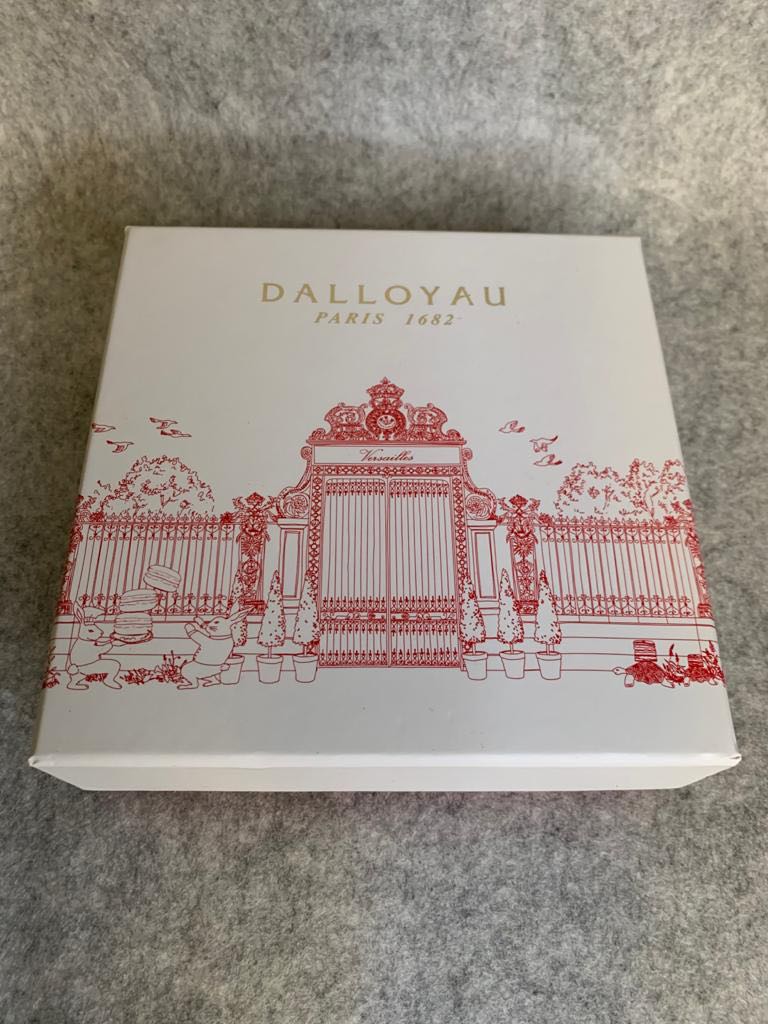 Dalloyau盒, 名牌, 服裝 - Carousell