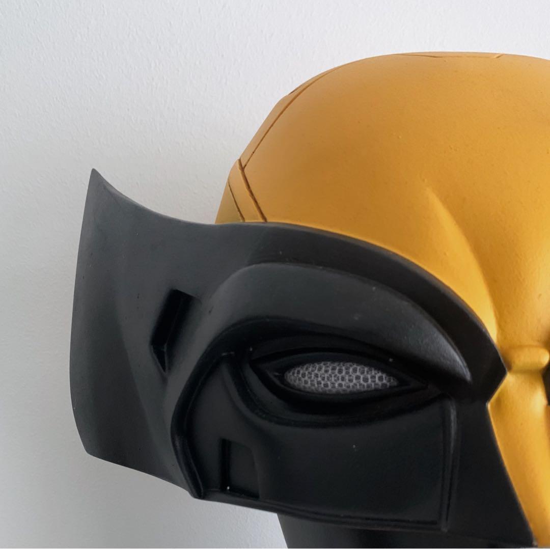 Marvel | Lifesize Wolverine Cowl, Claw and Tags, Hobbies & Toys, Toys ...