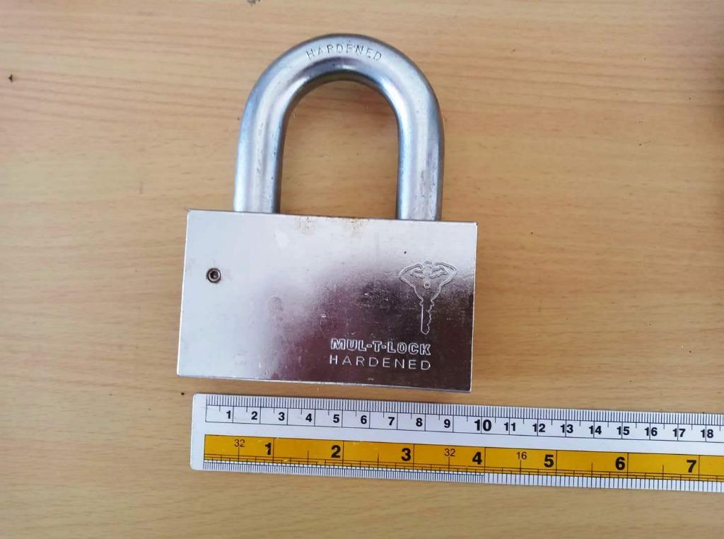 Mul-T-Lock Removable Shackle Padlock #16 C1, Furniture & Home Living ...