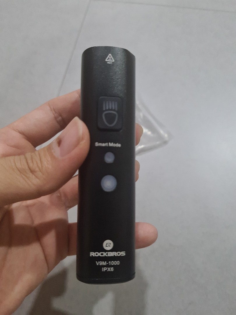 Rockbros 1000 lumen light (V9M-1000), Sports Equipment, Bicycles ...