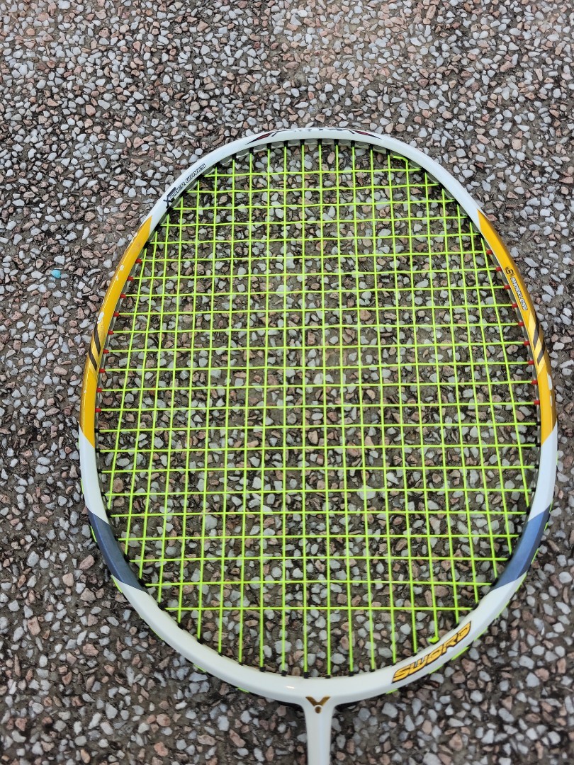 Victor brave sword lyd (李龍大簽名), 運動產品, 運動與體育, 運動與體育 - 球拍和球類運動 - Carousell