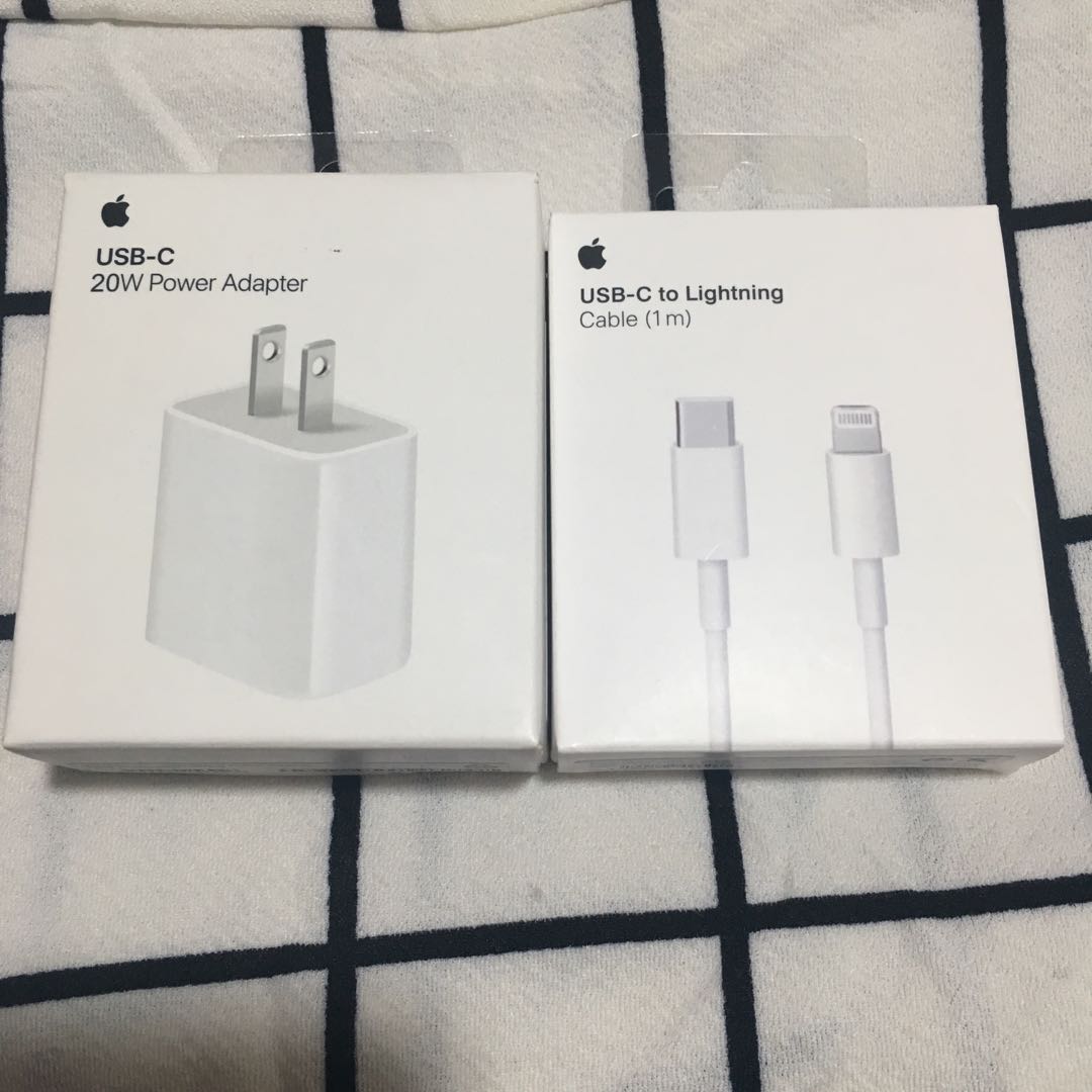 Apple iPhone Charger 20 watts adapter and Usb c to Lightning cable ...