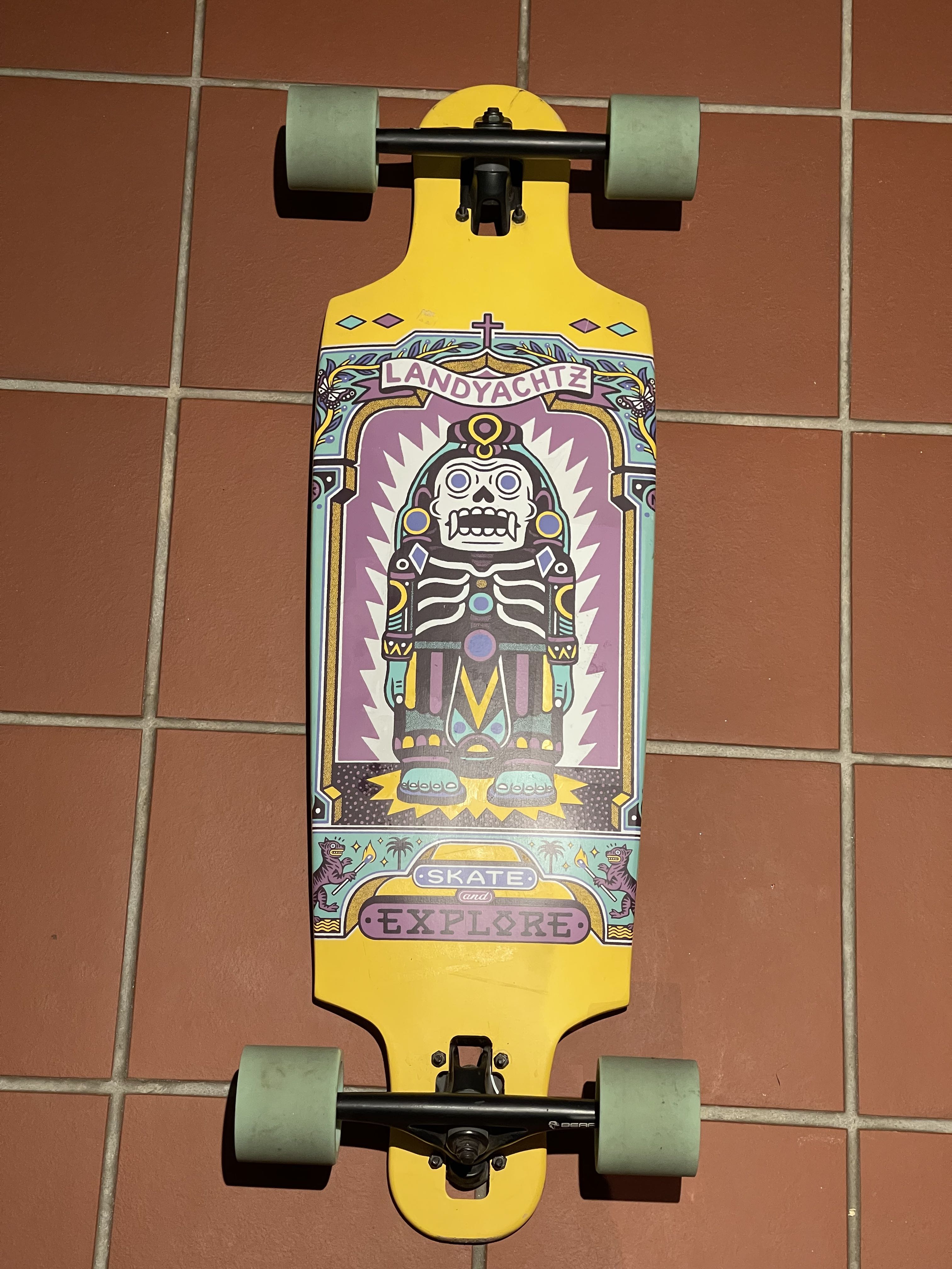Landyachtz Drop Cat 33” Illuminacion, Sports Equipment, Sports & Games ...