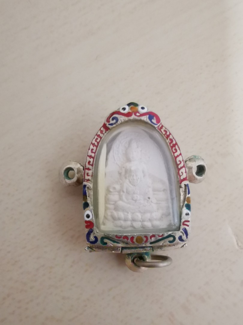 LP doo 2517~32 龍婆托後佛祖 皇者聖粉(發料), 興趣及遊戲, 收藏品及紀念品, 宗教物品 - Carousell