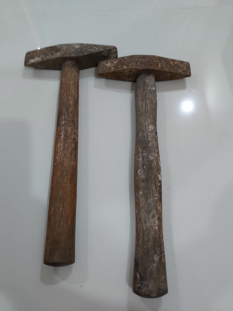 Triangle Hammer, Furniture & Home Living, Home Improvement ...