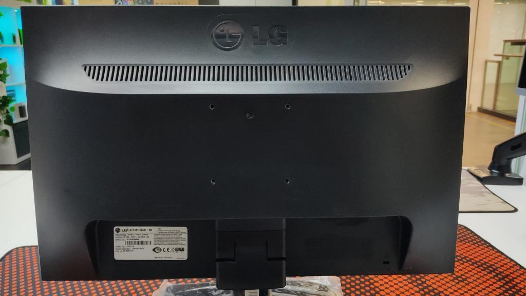 LG E2041T - 20" Monitor, Computers & Tech, Parts & Accessories, Monitor ...