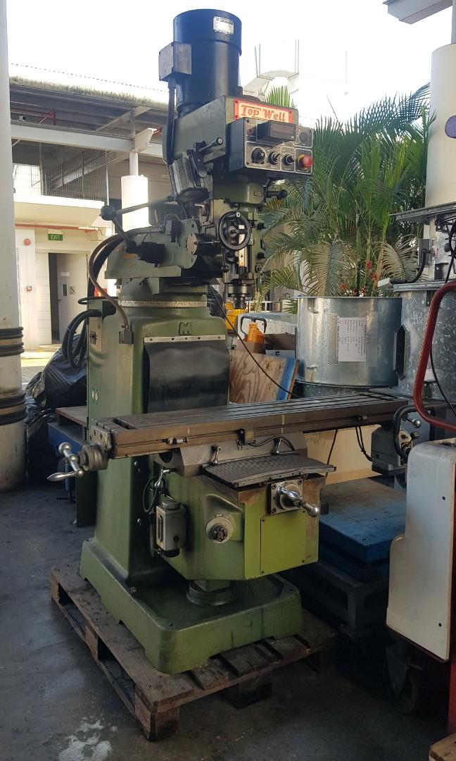 Topwell vertical milling machine, Everything Else on Carousell