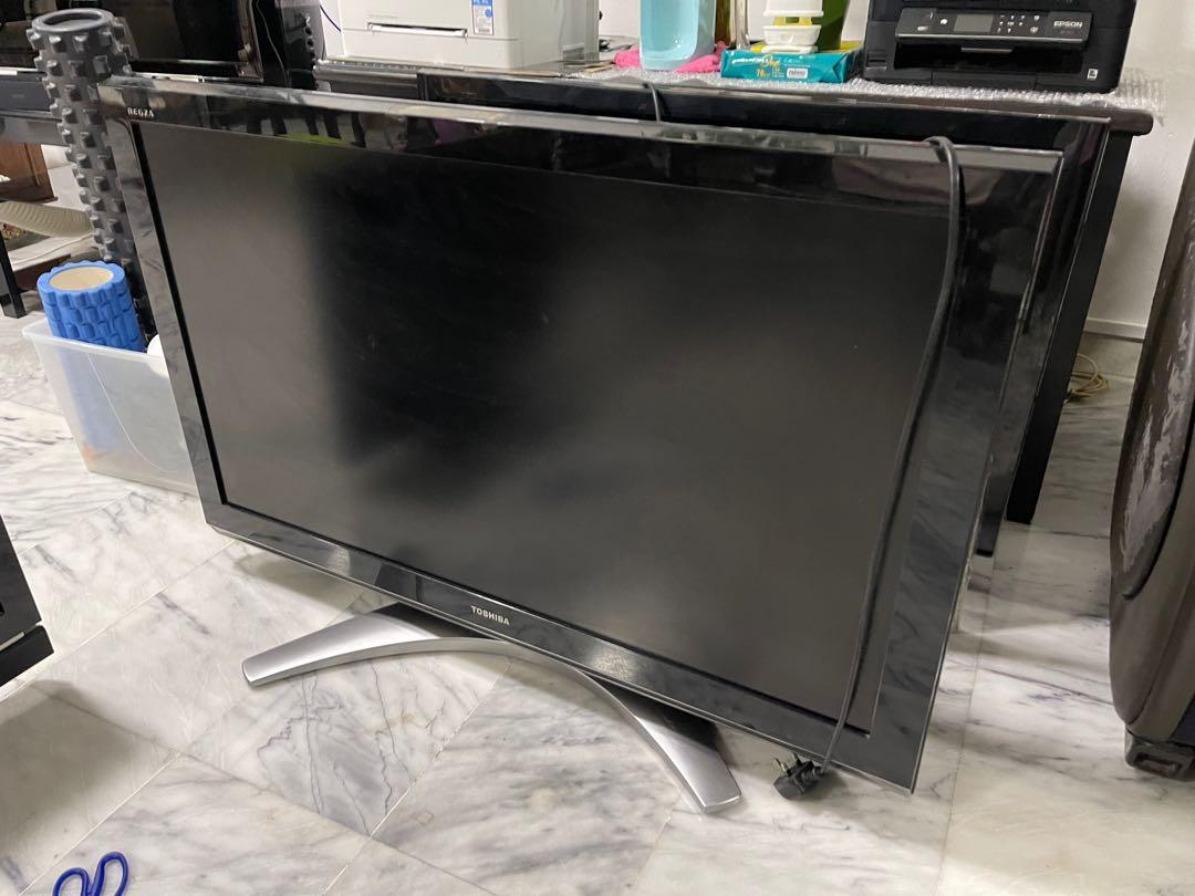 Toshiba 45inch TV (negotiable), TV & Home Appliances, TV ...