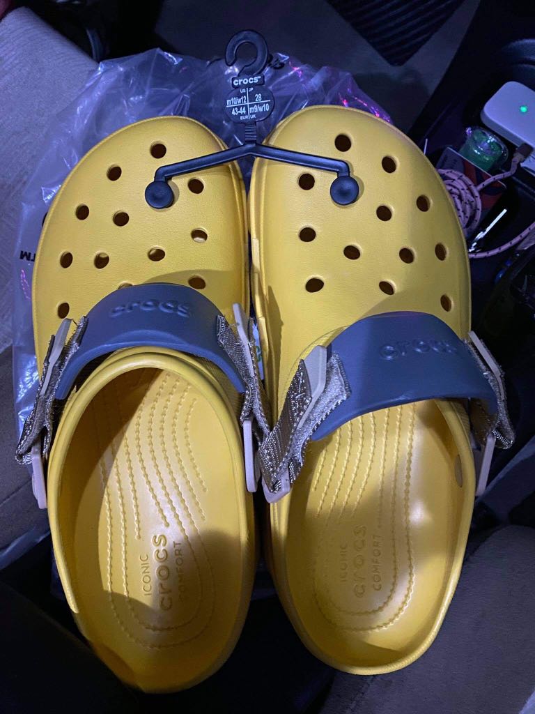 CROCS ORIGINAL, Men's Fashion, Footwear, Slippers & Slides on Carousell
