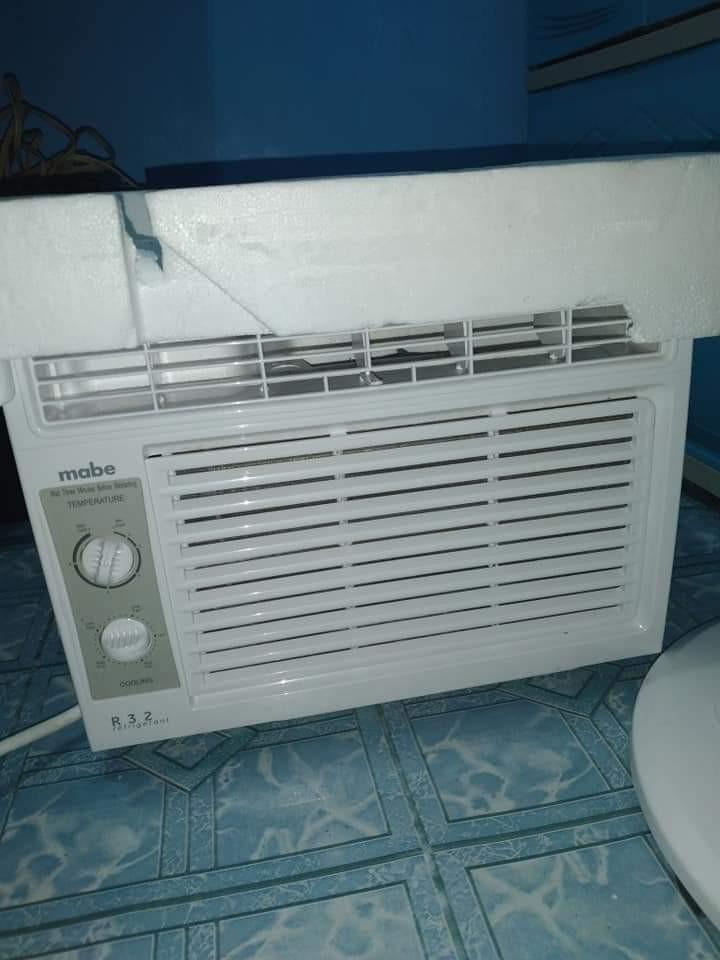 MABE MEV05VV 0.6hp Window Aircon, TV & Home Appliances, Air ...