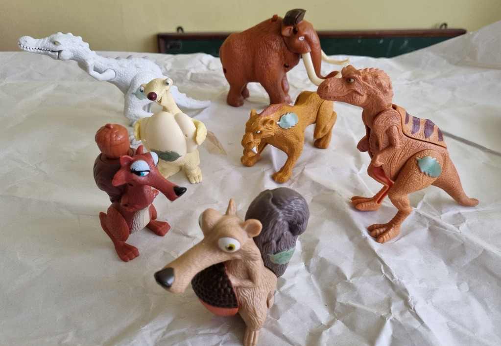 McDonald's Ice Age 3 set, Hobbies & Toys, Collectibles & Memorabilia ...
