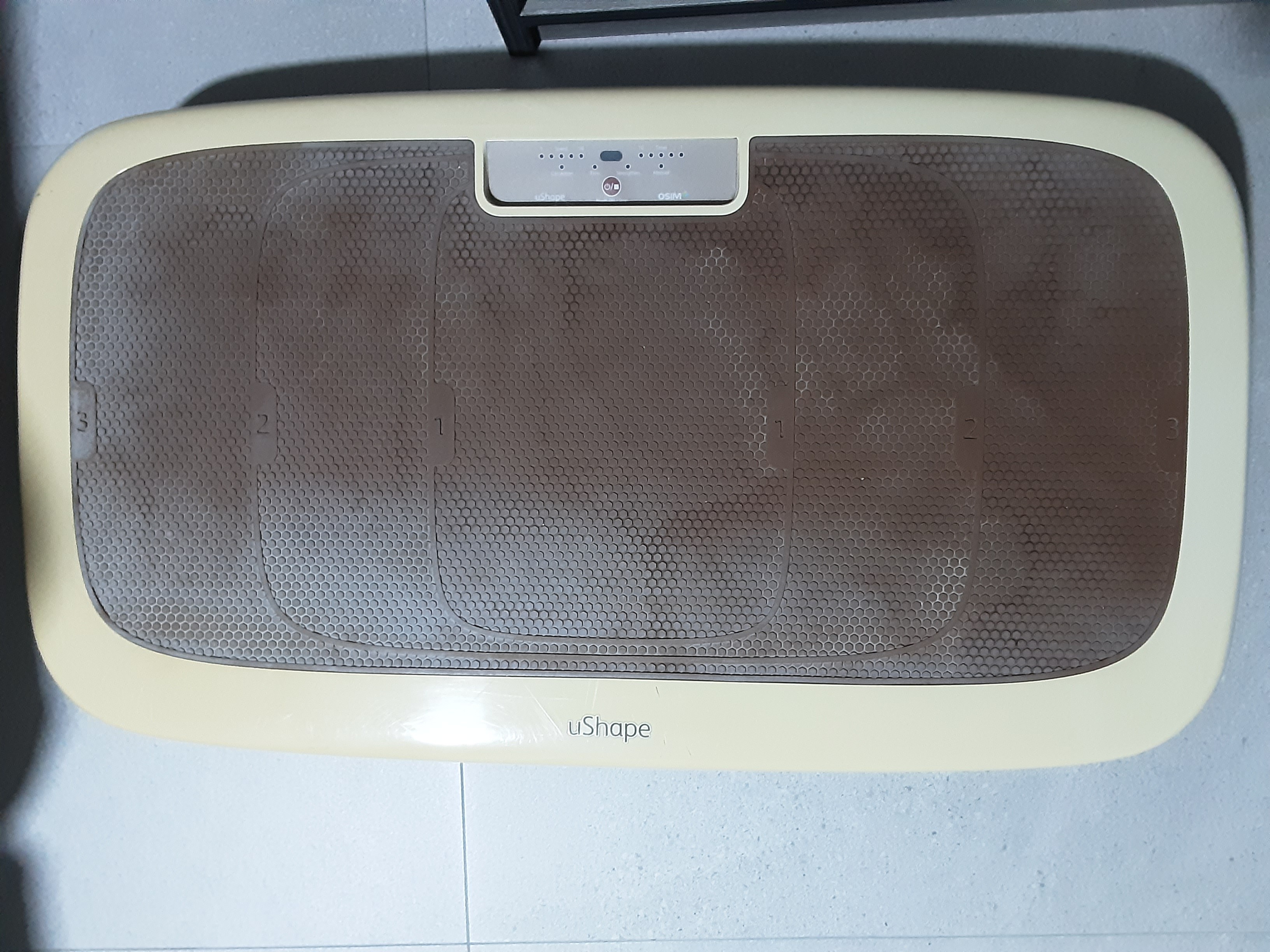 Osim U shape, Health & Nutrition, Massage Devices on Carousell