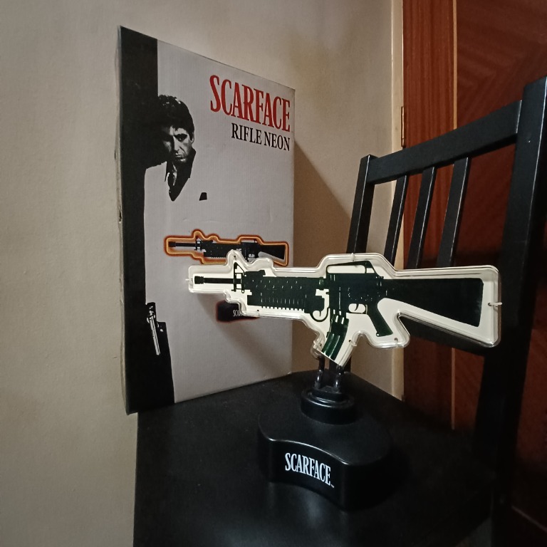Scarface Neon Rifle Al Pacino, Hobbies & Toys, Memorabilia ...