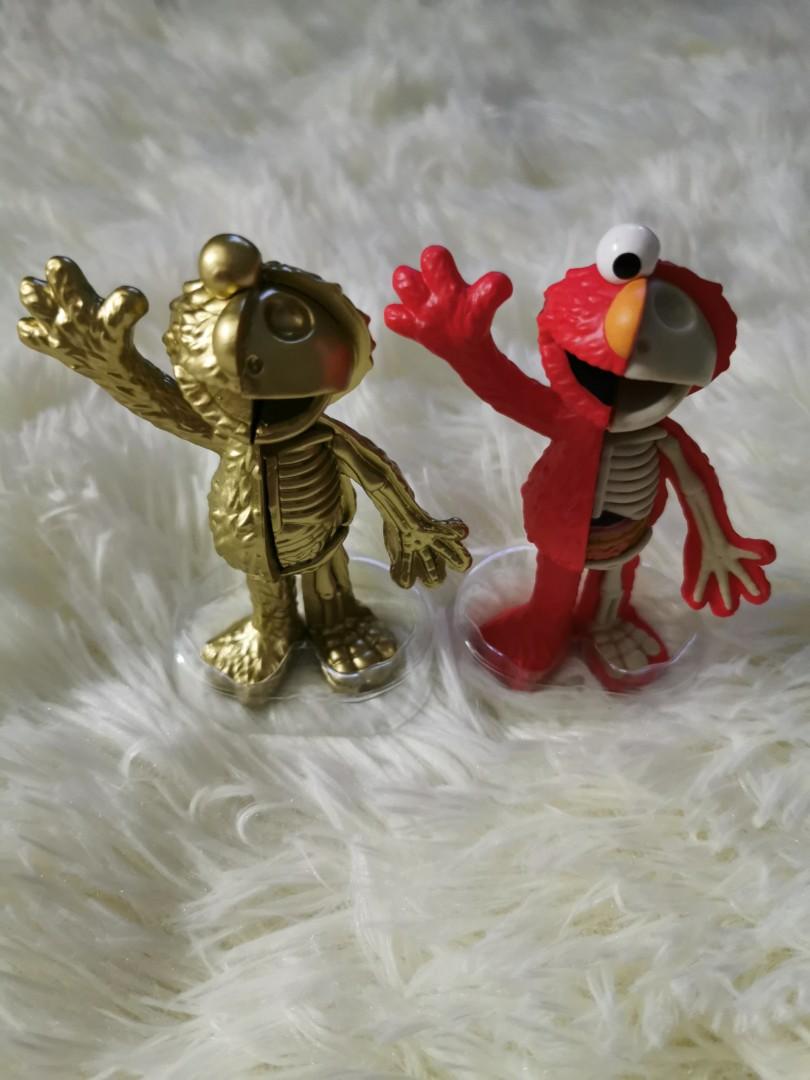 Sesame elmo gold limited editiom, Hobbies & Toys, Memorabilia ...