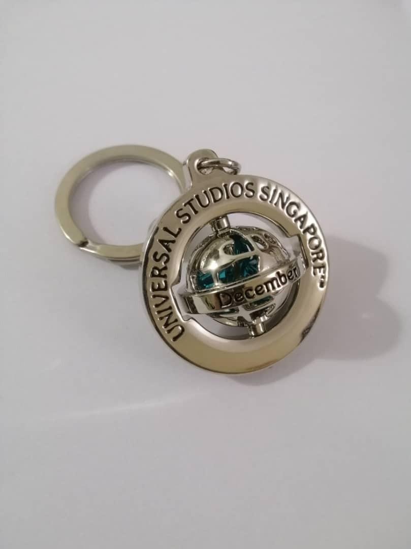 Universal Studio Singapore Spinning Globe Keychain, Hobbies & Toys ...