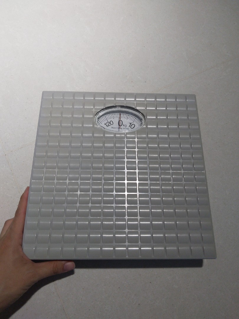 Weighing scale, Beauty & Personal Care, Bath & Body, Body Care on Carousell