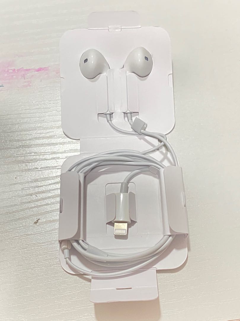 Apple iPhone iPad Lightning Earpods Headset, Mobile Phones & Gadgets ...