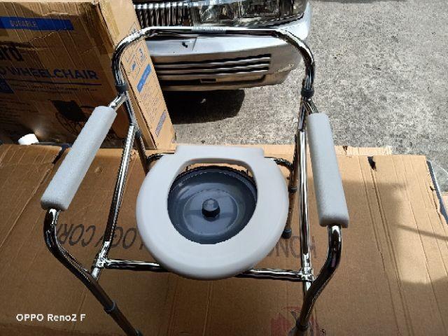 Commode chair Skeleton without wheels adjustable, Health & Nutrition ...