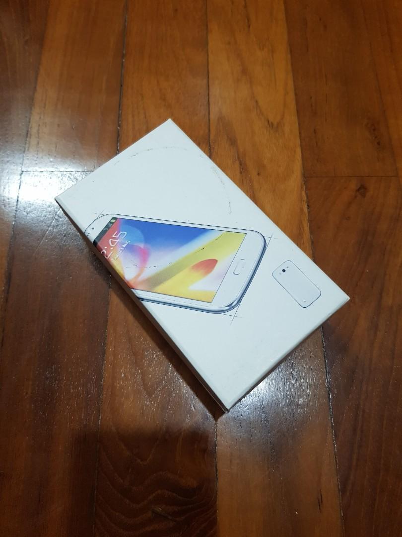 FREE Empty Hand phone/mobile phone box, Everything Else on Carousell