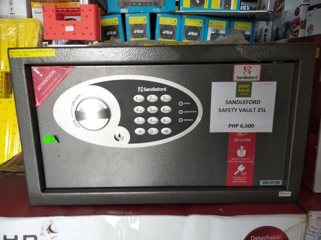 Sandleford Safety Vault 25L, Furniture & Home Living, Security & Locks ...
