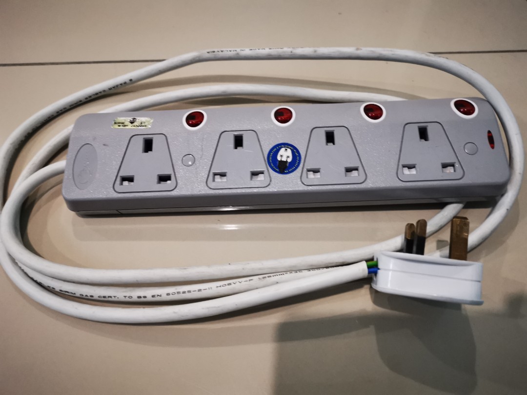 SUM HEAVY DUTY 4 GANG 2 METER TRAILING SOCKET, TV & Home Appliances, TV & Entertainment, TV ...