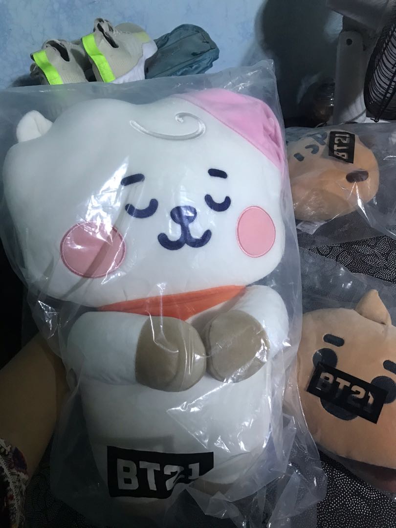 BT21 - Dream Hug Me Cushion, Hobbies & Toys, Memorabilia & Collectibles ...