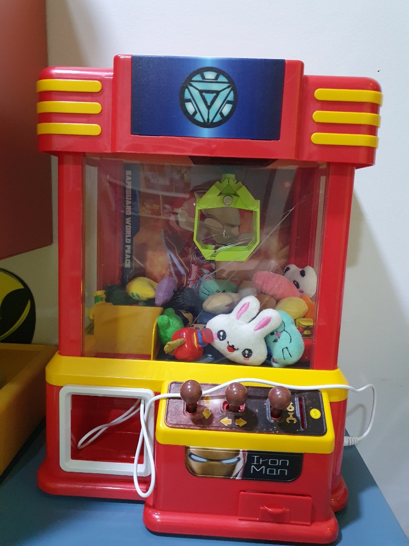 Grabbing machine, Hobbies & Toys, Toys & Games on Carousell