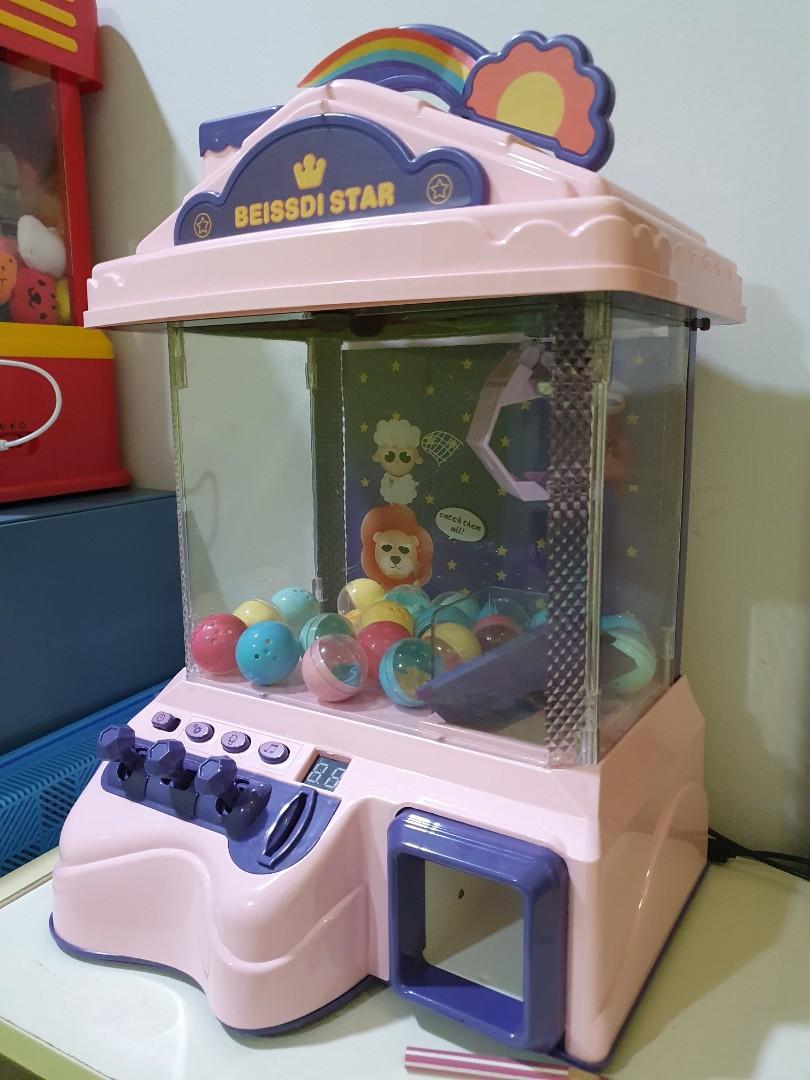 Grabbing machine, Hobbies & Toys, Toys & Games on Carousell