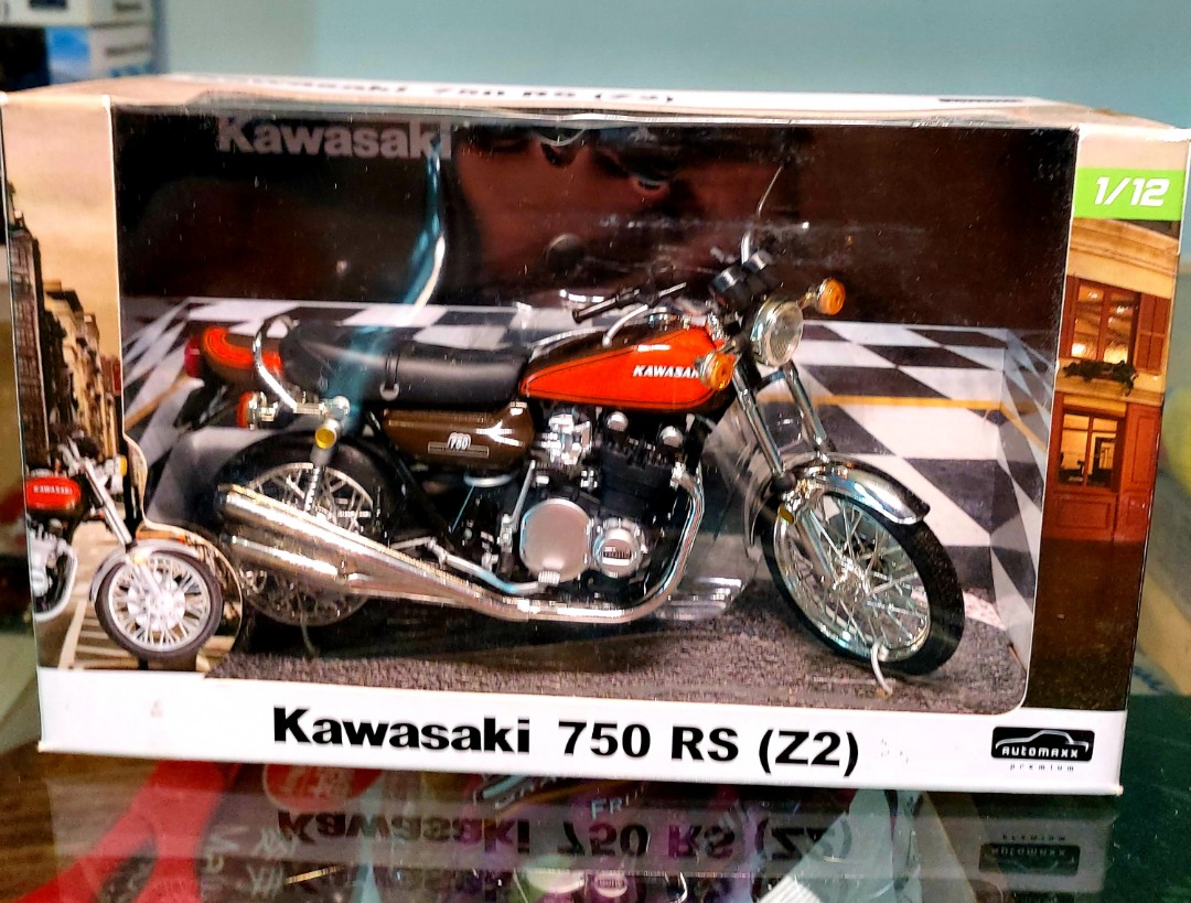 kawasaki 750 rs z2 1:12 青島文化 aoshima 電單車模型 火之玉 鬼塚英吉, 興趣及遊戲, 玩具 & 遊戲類 - Carousell