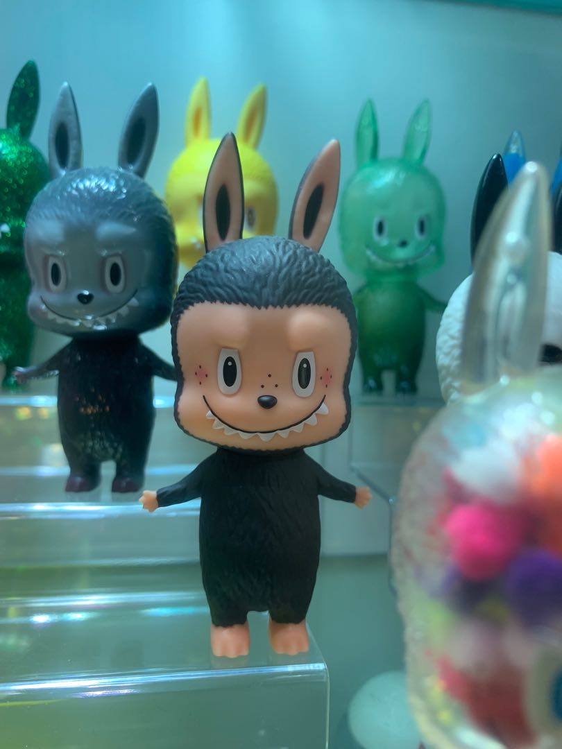 Popmart labubu mini, 興趣及遊戲, 玩具 & 遊戲類 - Carousell