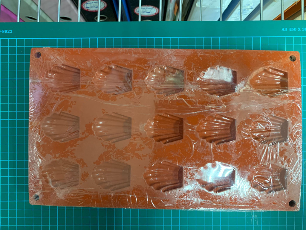 silicone mold for madeleines, Furniture & Home Living, Kitchenware ...