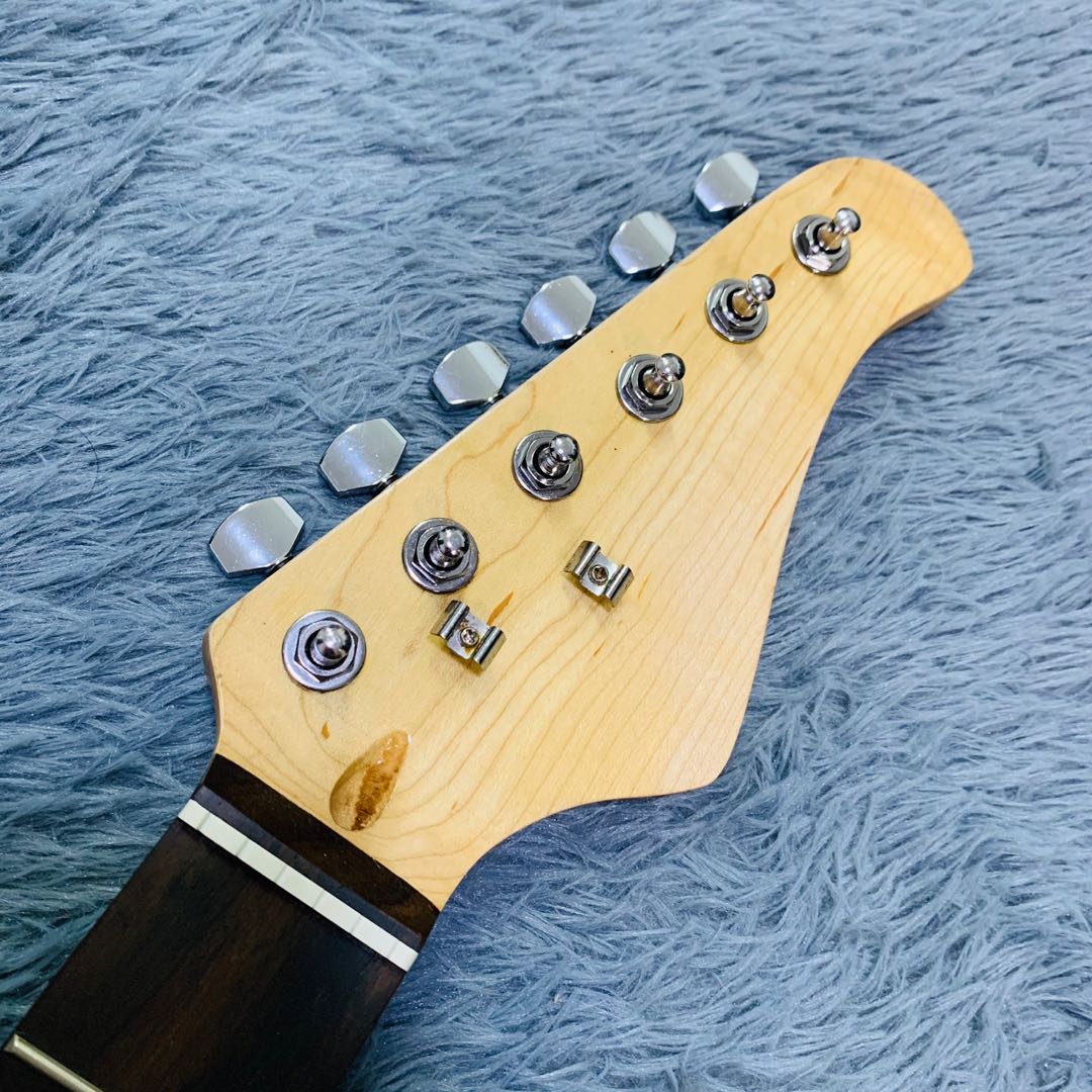 Strat neck with chrome hardwares, Hobbies & Toys, Music & Media ...