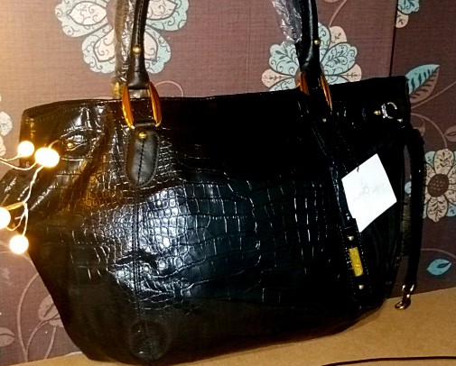 Studio 9 saera, Women's Fashion, Bags & Wallets, Tote Bags on Carousell