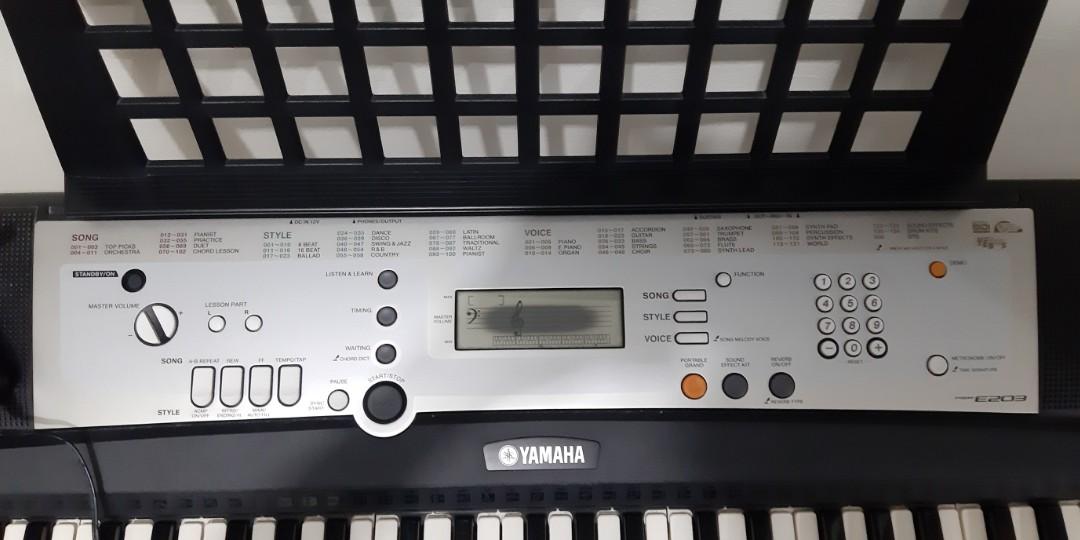 Yamaha keyboard PSR E203 with stand, Hobbies & Toys, Music & Media ...
