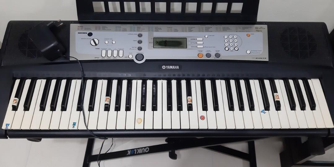 Yamaha keyboard PSR E203 with stand, Hobbies & Toys, Music & Media ...
