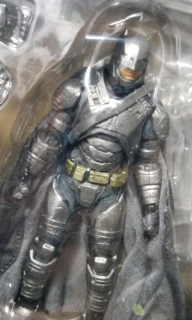 不議價 mafex armored batman bvs batman vs superman 非 mezco shf, 興趣及遊戲, 玩具 ...