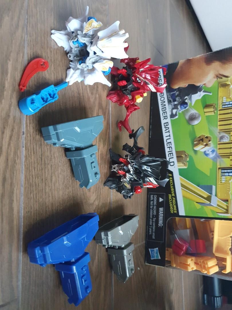 B-Daman Crossfire Break Bomber Battlefield and 3 battle figurines ...