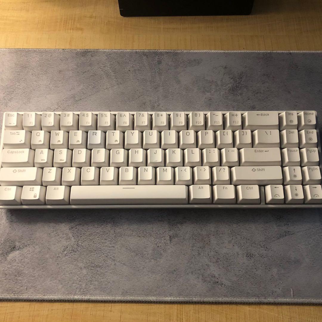 Royal Kludge RK71 Brown Switch with Free Sea Coral Keycaps, Computers ...