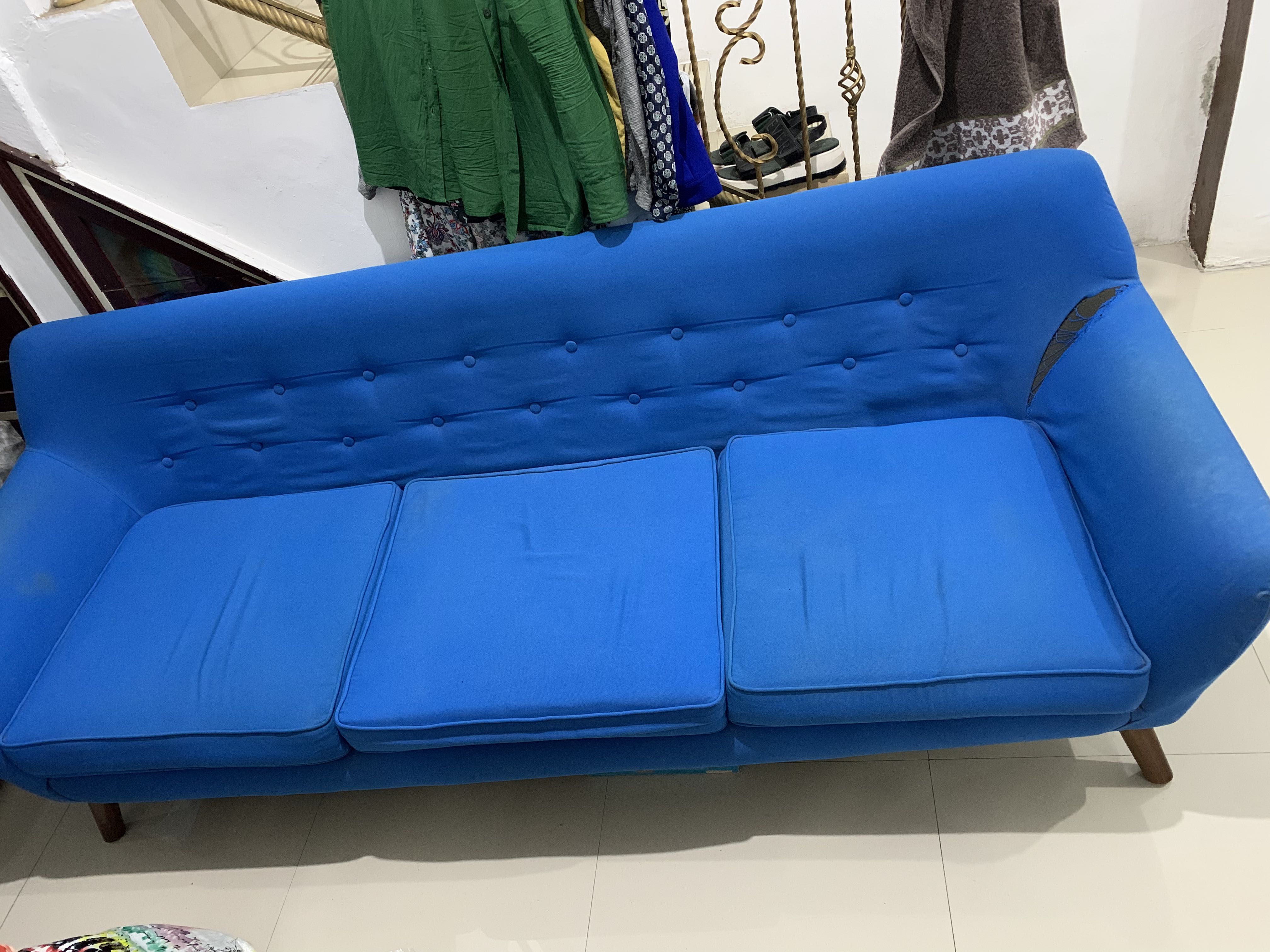 Sofa biru panjang, Perabotan Rumah di Carousell