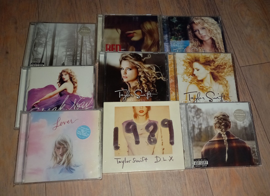 Taylor swift bundle, Hobbies & Toys, Music & Media, CDs & DVDs on Carousell