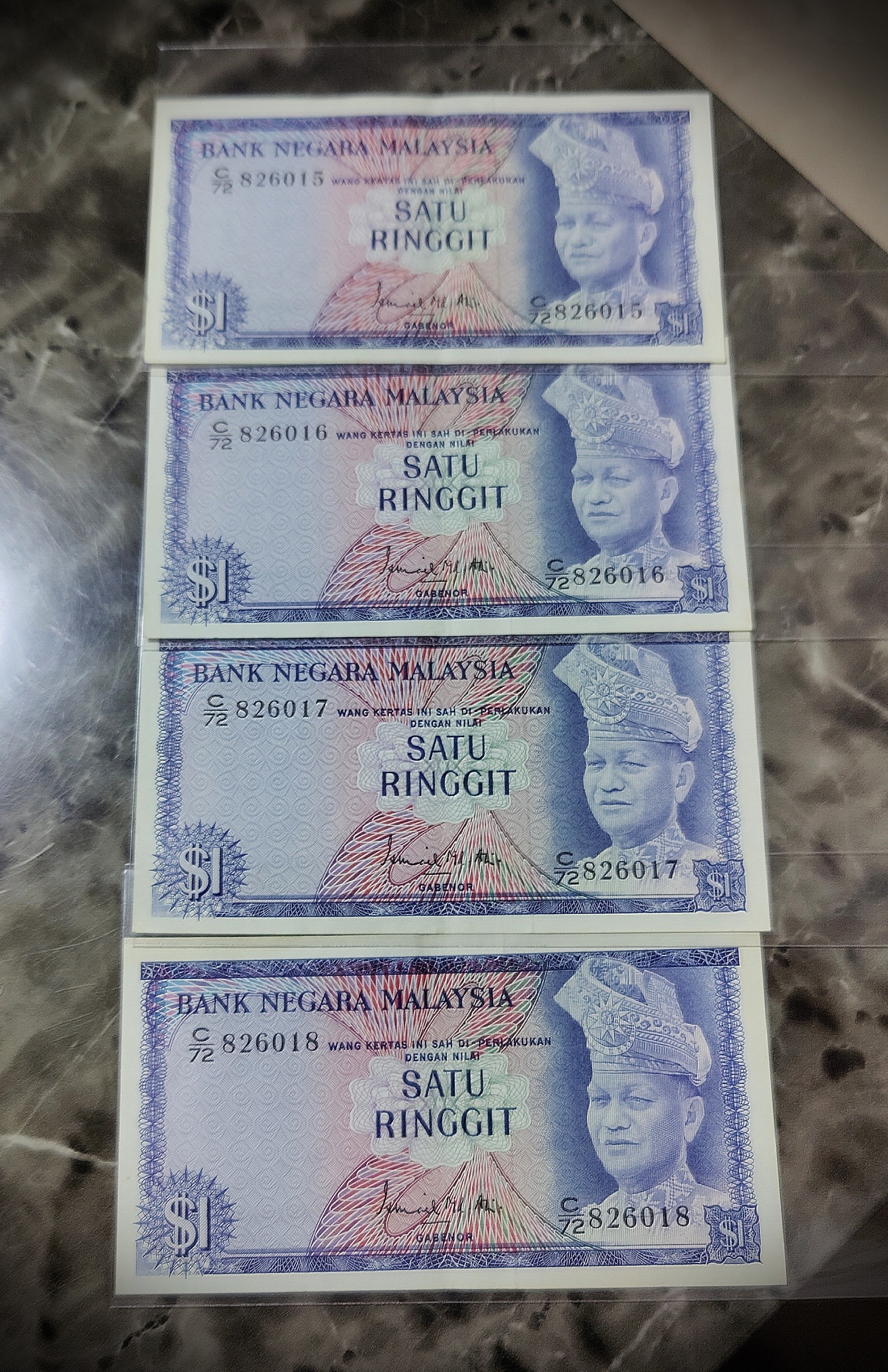 1st series Malaysia RM1 with running number & UnC condition., Hobbies ...