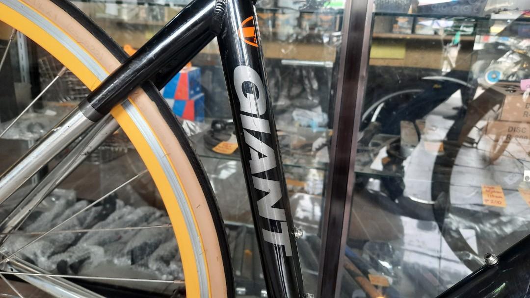Giant Fixed Gear, Sports Equipment, Bicycles & Parts, Bicycles on Carousell
