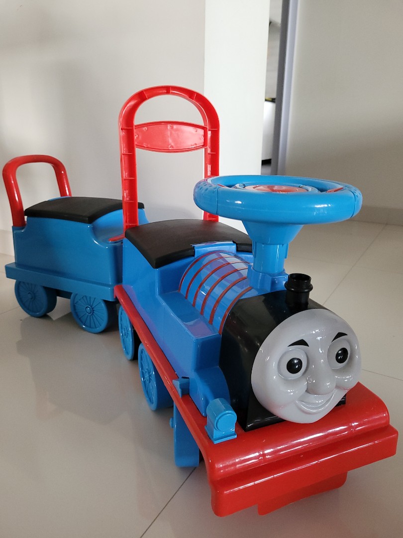 Motorised or Electric Thomas the Train with carriage, Hobbies & Toys ...